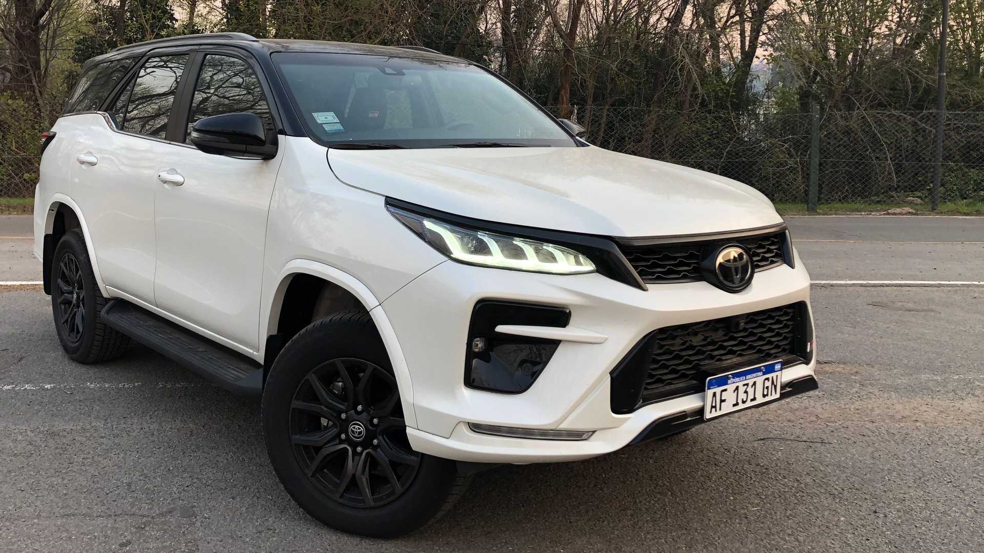 Crítica: Toyota SW4 GR-Sport – Panorama Registal